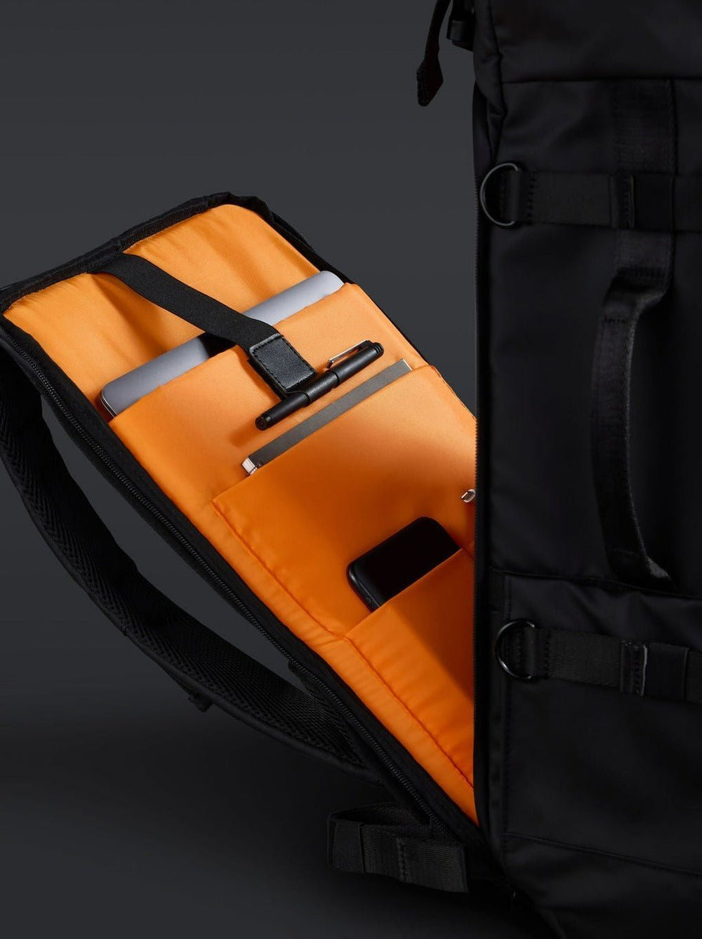 Travel / Hybrid 30L - Travel / Adventure Backpack – Three Peaks GBR