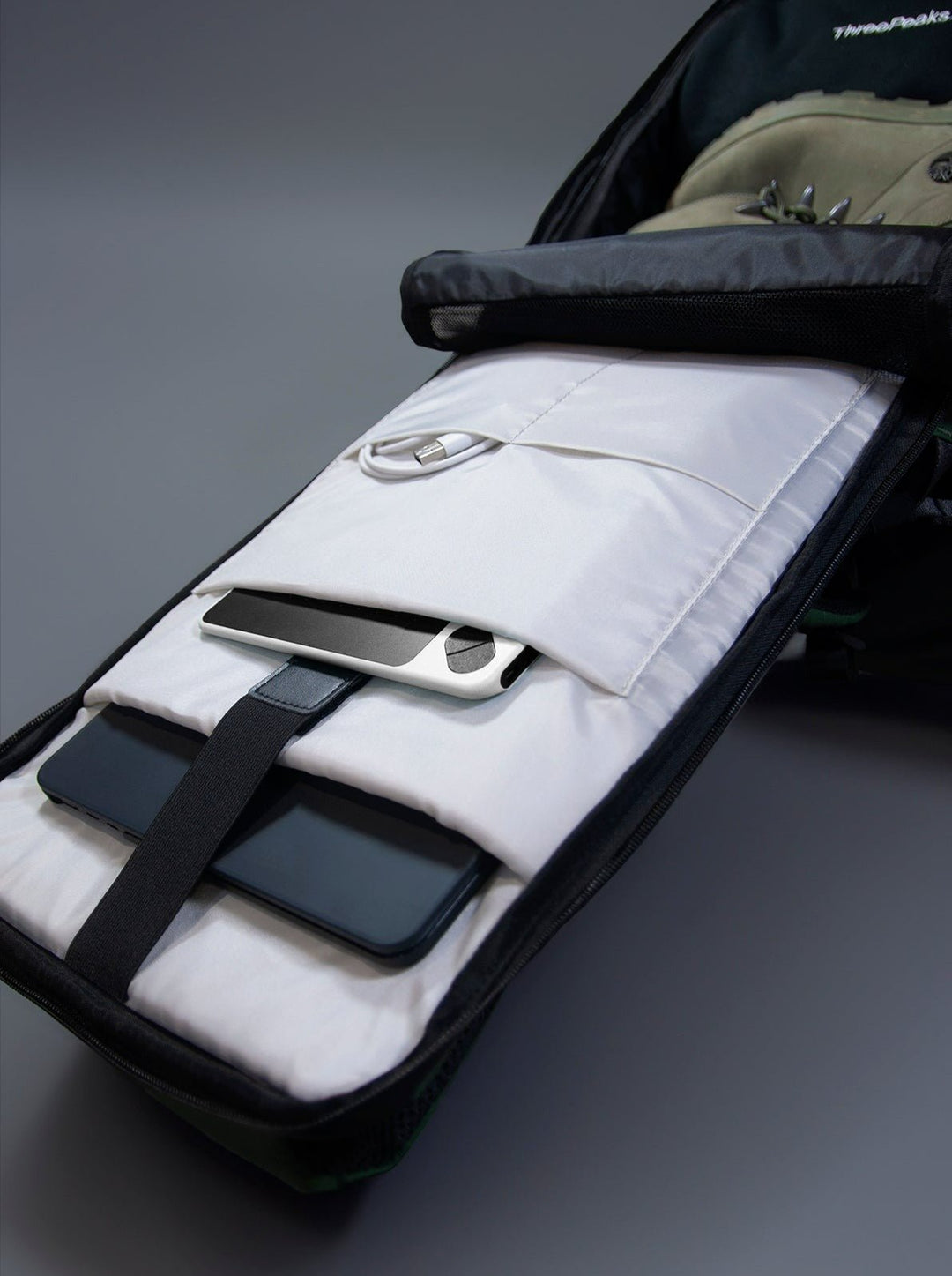 Travel / Adventure 42L - Travel / Adventure Backpack – Three Peaks GBR